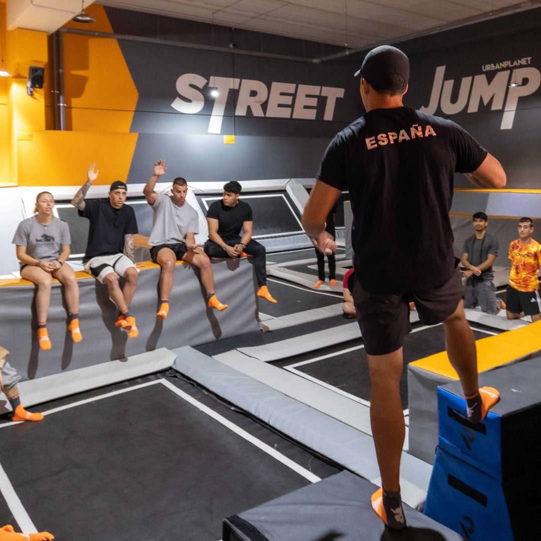 Entrenamientos divertidos: ejercicio en trampolines